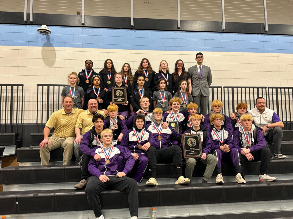 Both Wrestling Teams Win Districts – PAUPACK PRESS